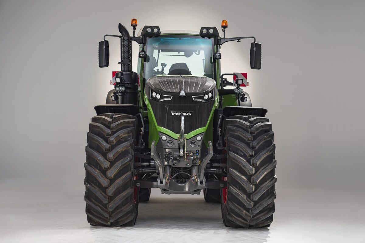 1000 Series Tractors - Compass Tractors