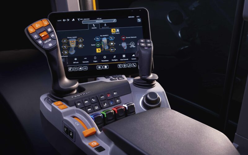 8000 Series Fastrac - Compass Tractors